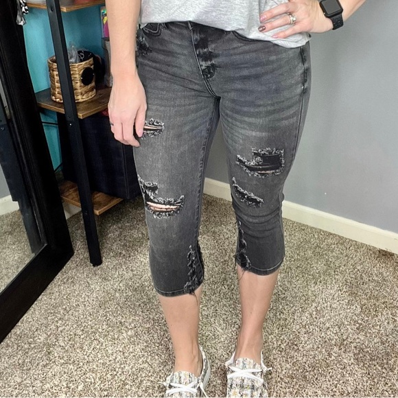 Judy Blue | Pants & Jumpsuits | New Judy Blue Black Distressed Capri ...